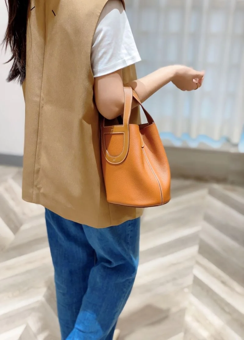 Indistinguishable Hermes Roulis Bags
