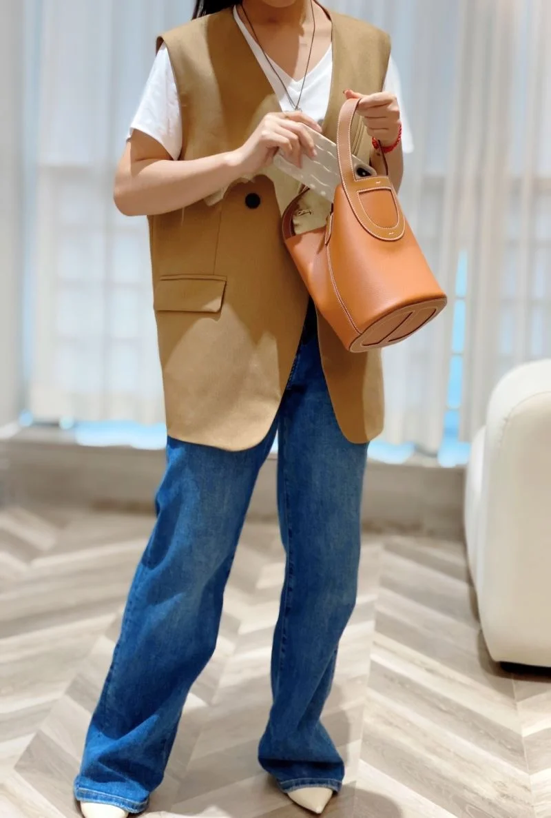 Indistinguishable Hermes Roulis Bags