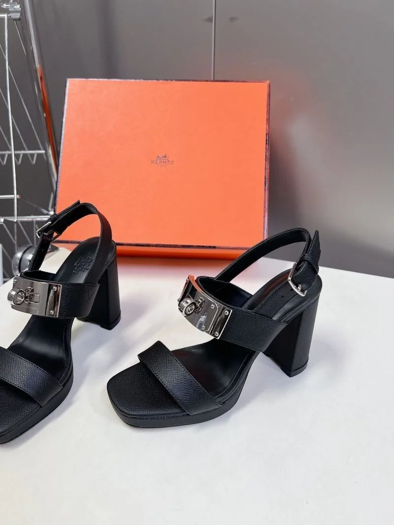 Low-cost Hermes Sandals
