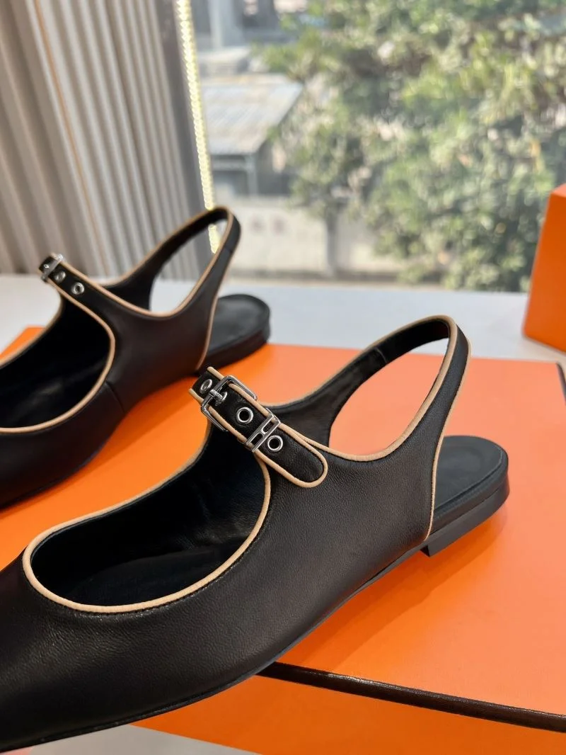 Low-cost Hermes Sandals