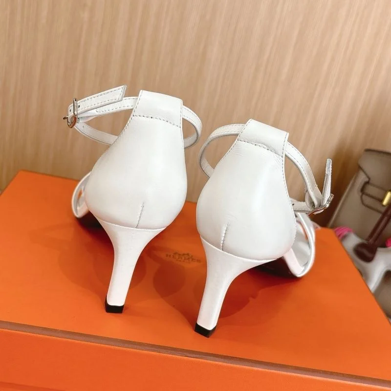 Low-cost Hermes Sandals