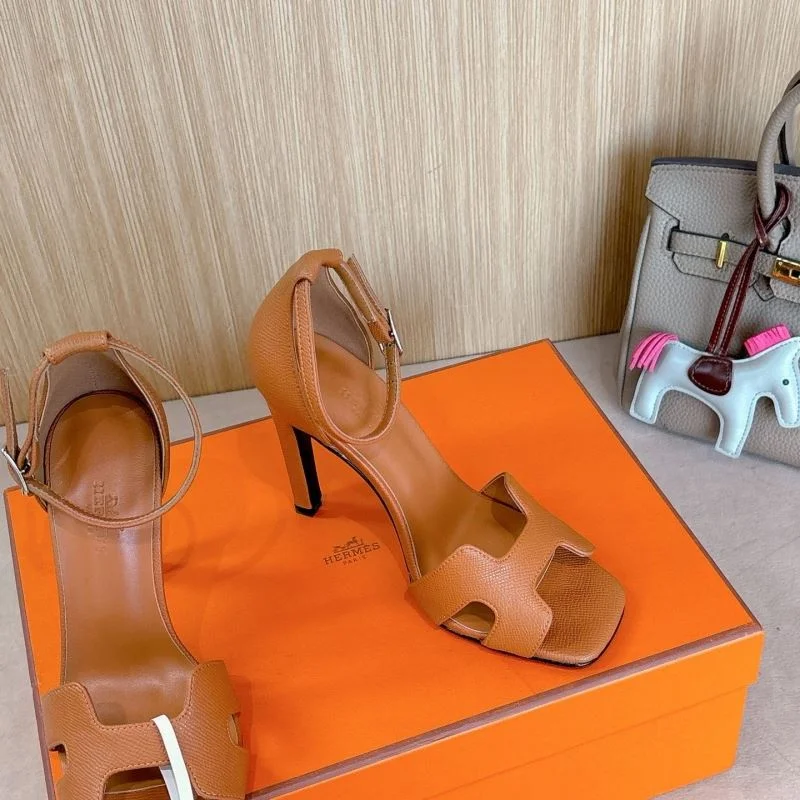 Low-cost Hermes Sandals