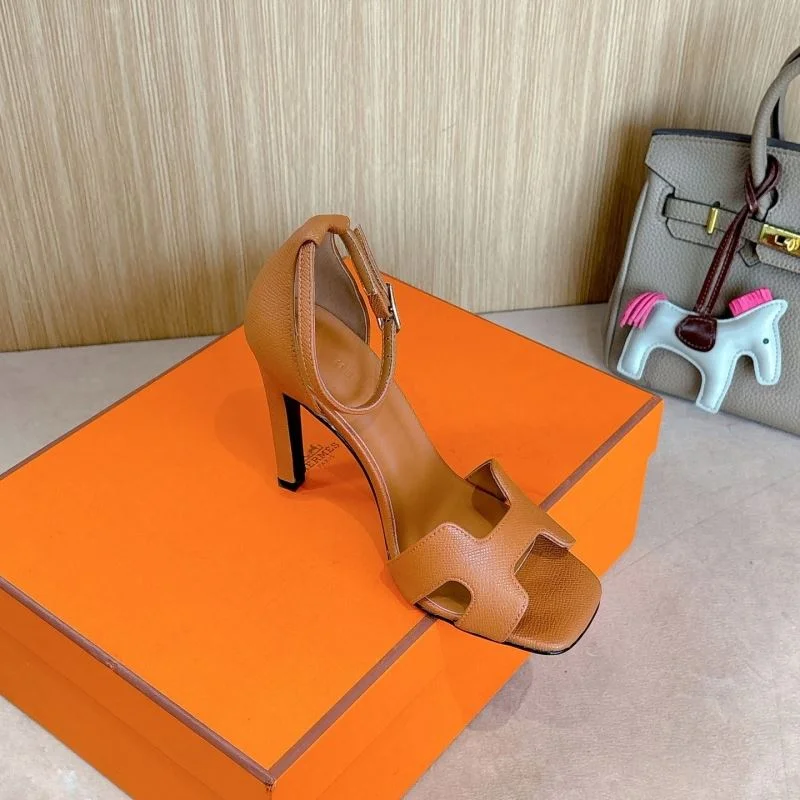 Low-cost Hermes Sandals