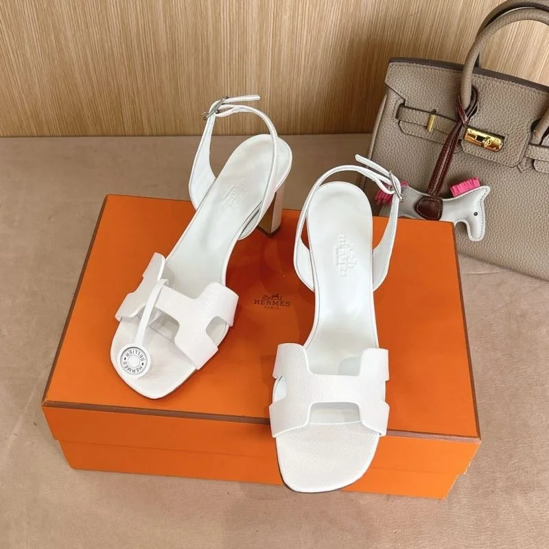 Low-cost Hermes Sandals