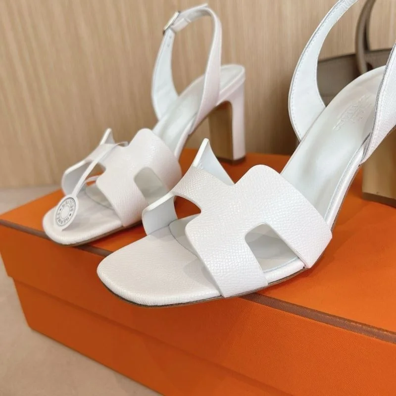 Low-cost Hermes Sandals