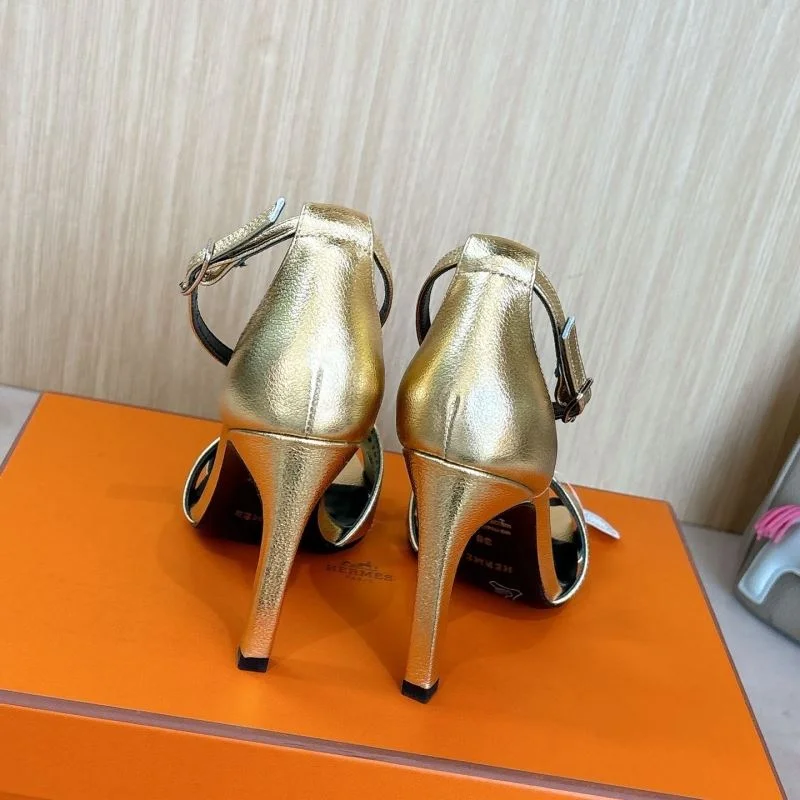 Accurate model Hermes Sandals