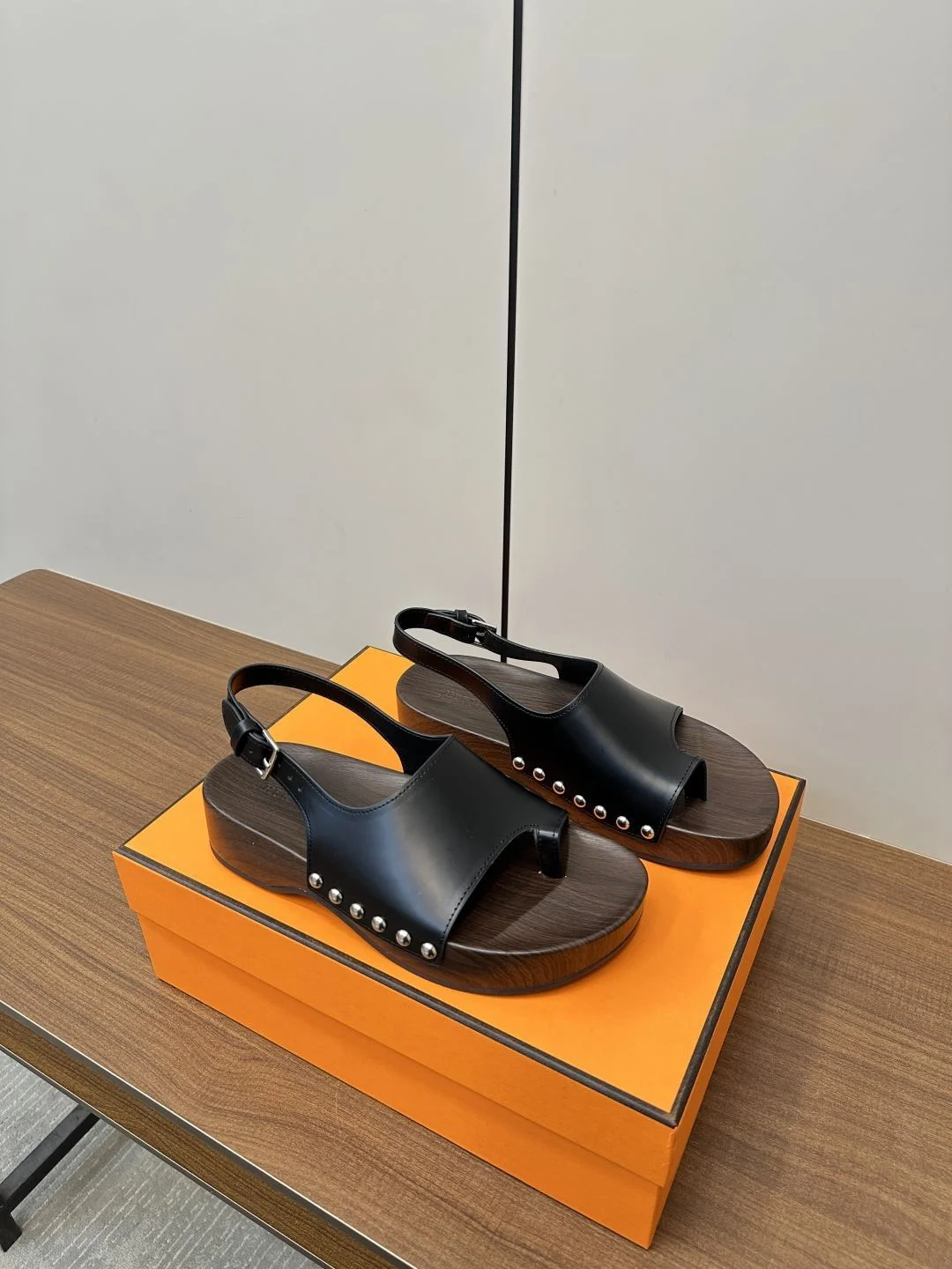 Brand-authenticated Hermes Sandals