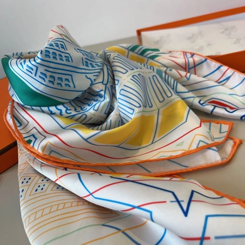 Low-cost Hermes Scarf