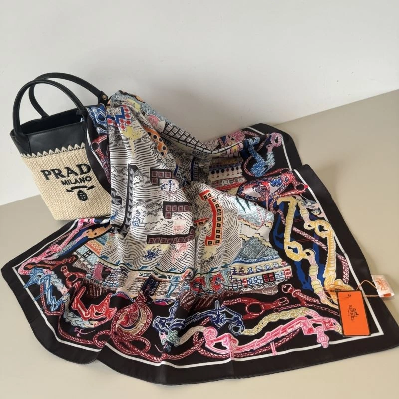 Low-cost Hermes Scarf