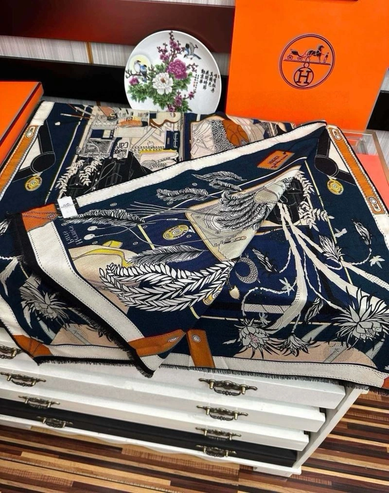 Accurate model Hermes Scarf