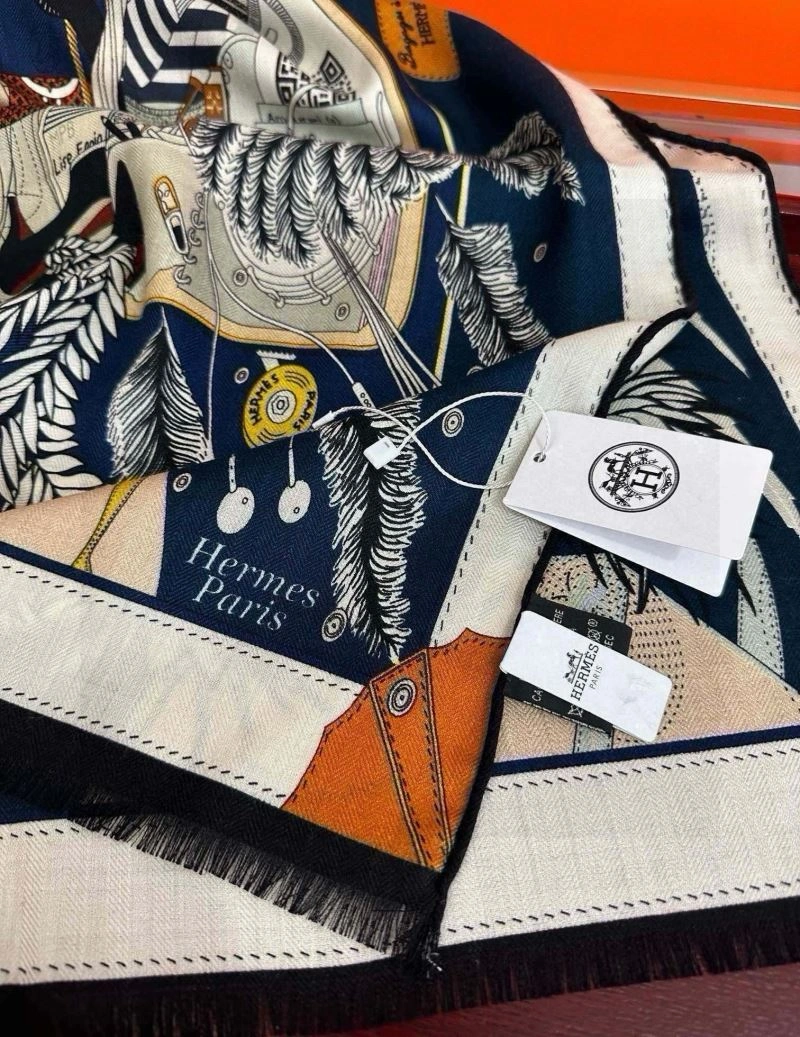 Accurate model Hermes Scarf