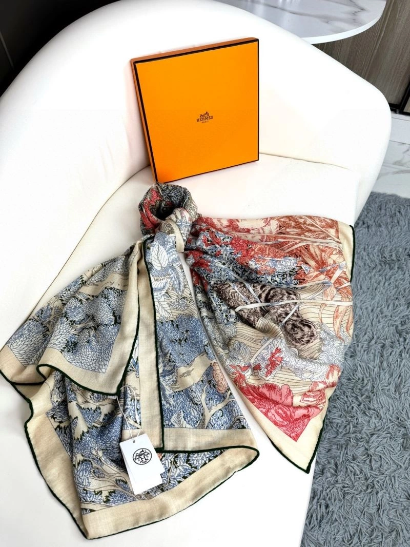 Low-cost Hermes Scarf