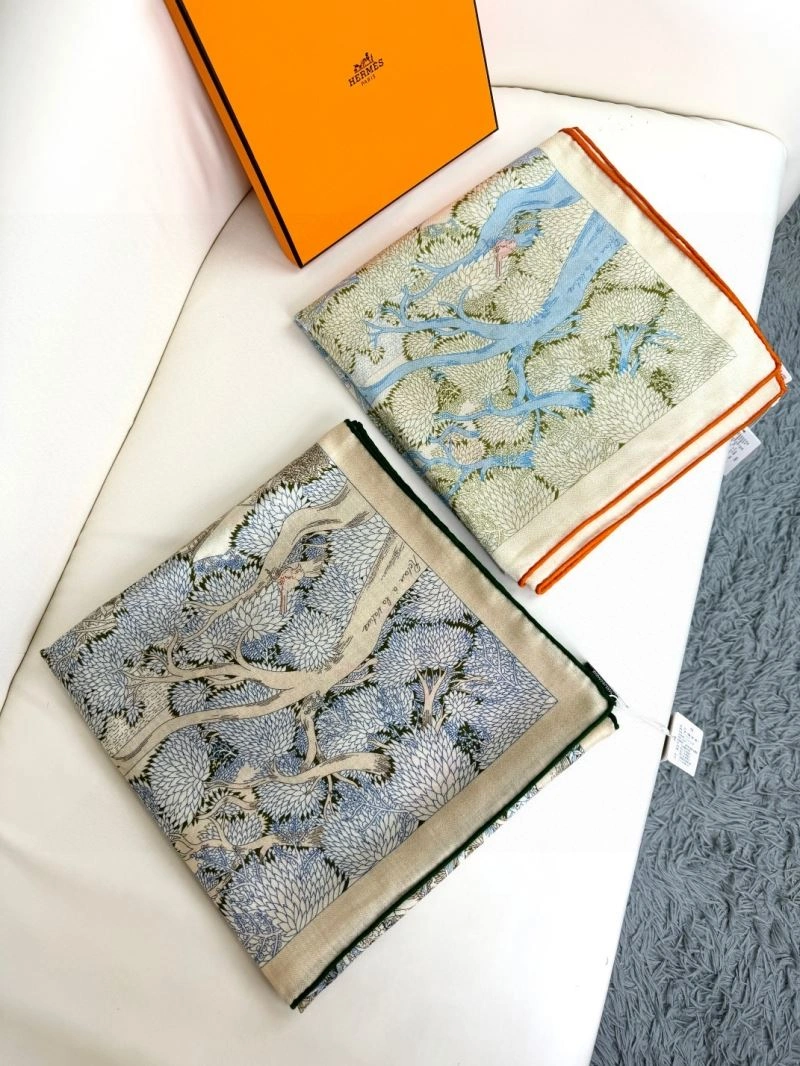 Low-cost Hermes Scarf
