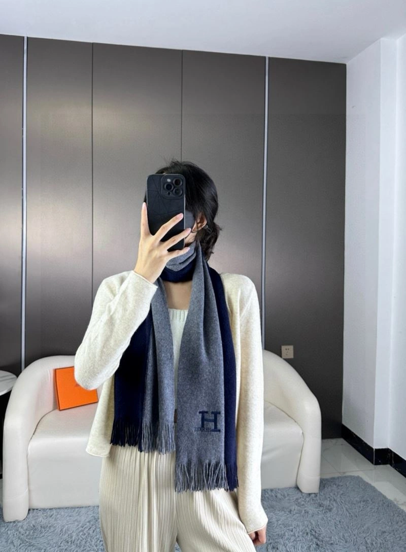 Accurate model Hermes Scarf
