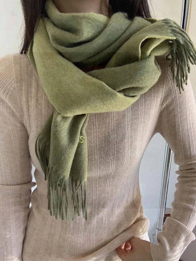 Accurate model Hermes Scarf