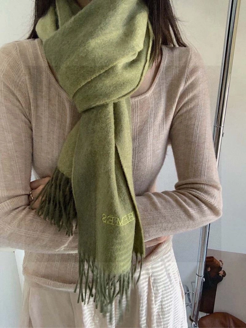 Accurate model Hermes Scarf