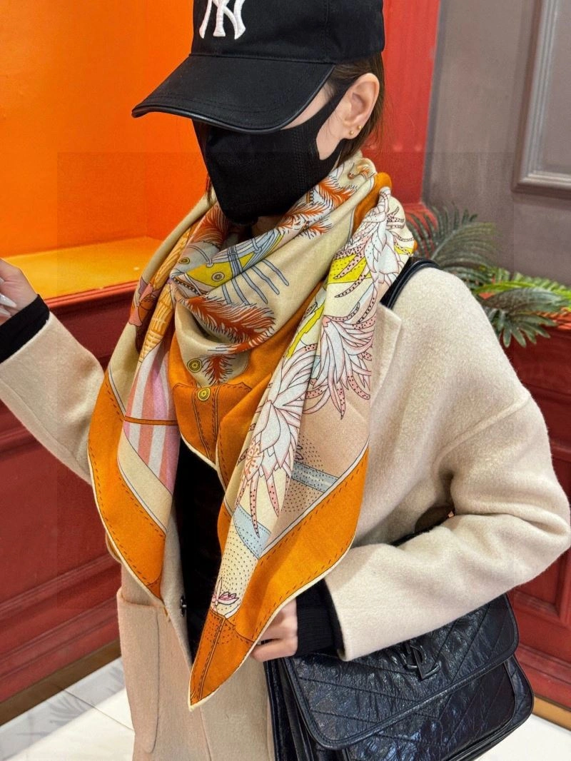 Top mirror Hermes Scarf