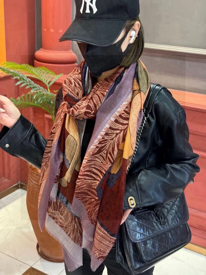 Brand-authenticated Hermes Scarf