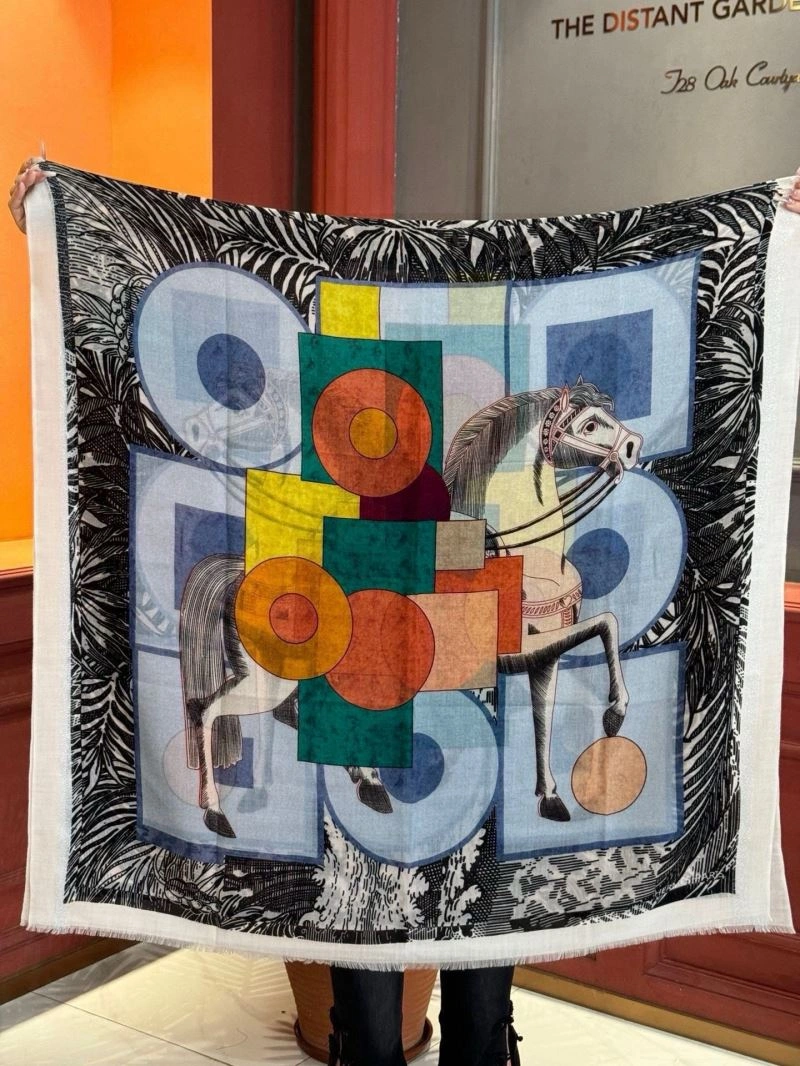 Low-cost Hermes Scarf