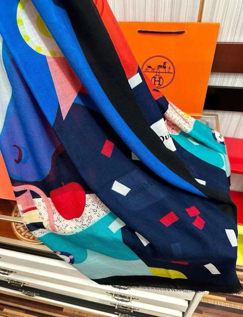 Low-cost Hermes Scarf