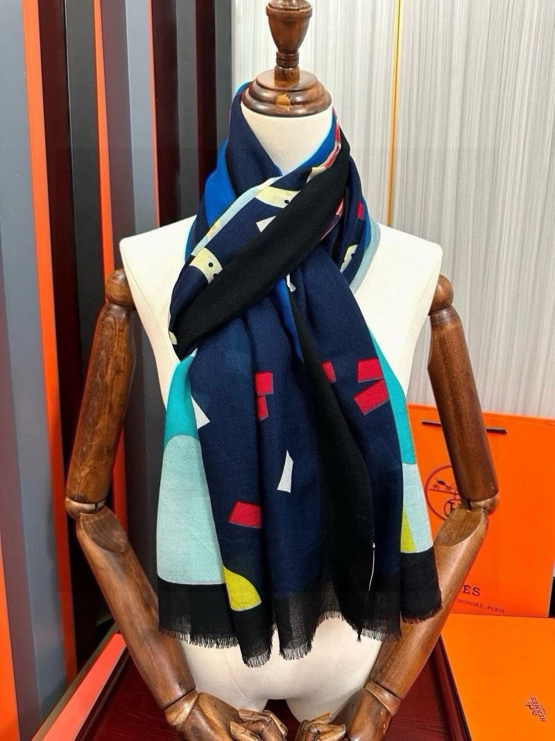 Low-cost Hermes Scarf