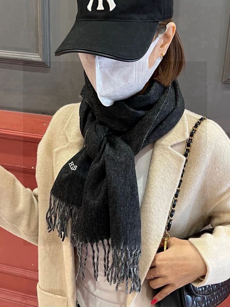Indistinguishable Hermes Scarf
