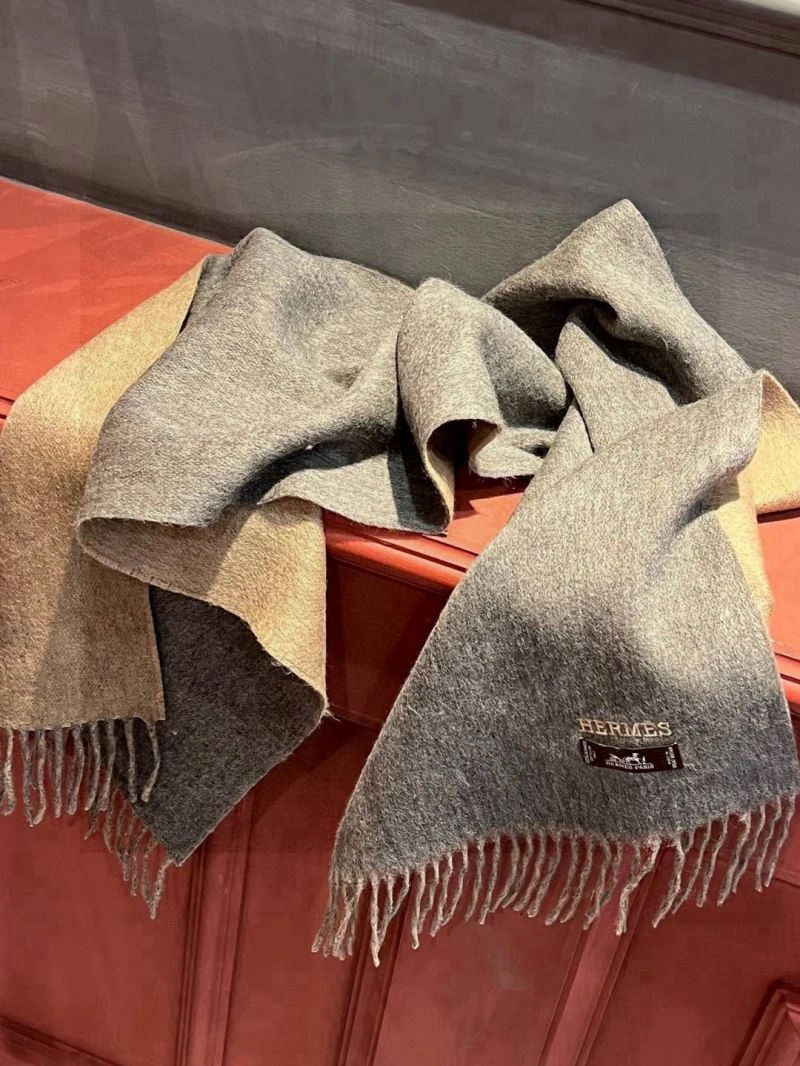 Accurate model Hermes Scarf