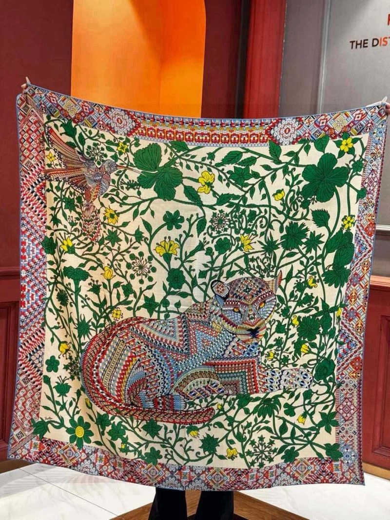 Top mirror Hermes Scarf