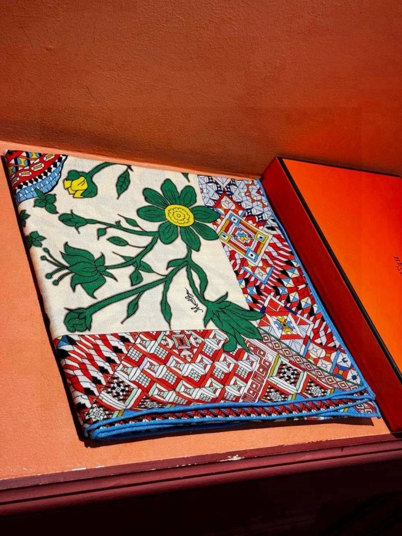 Top mirror Hermes Scarf