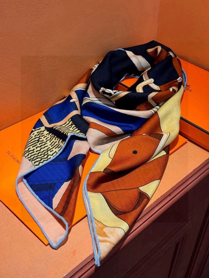 Indistinguishable Hermes Scarf
