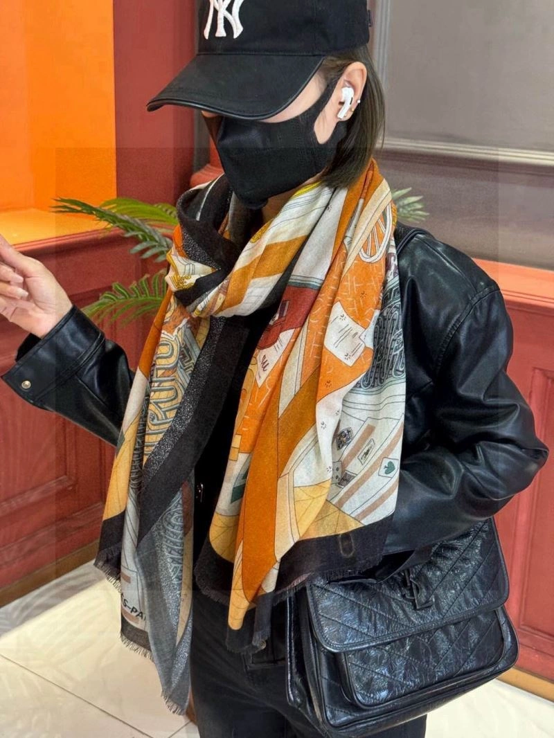 Accurate model Hermes Scarf