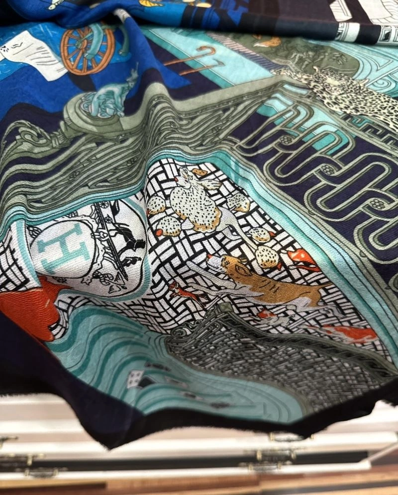 Top mirror Hermes Scarf