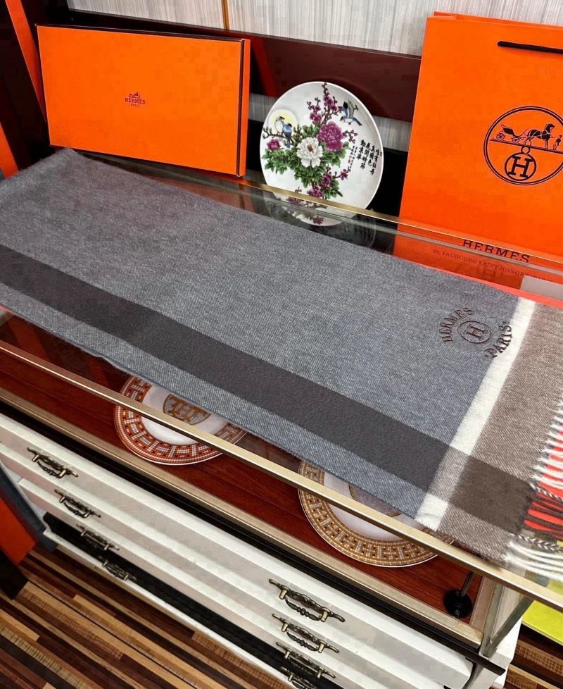 Brand-authenticated Hermes Scarf