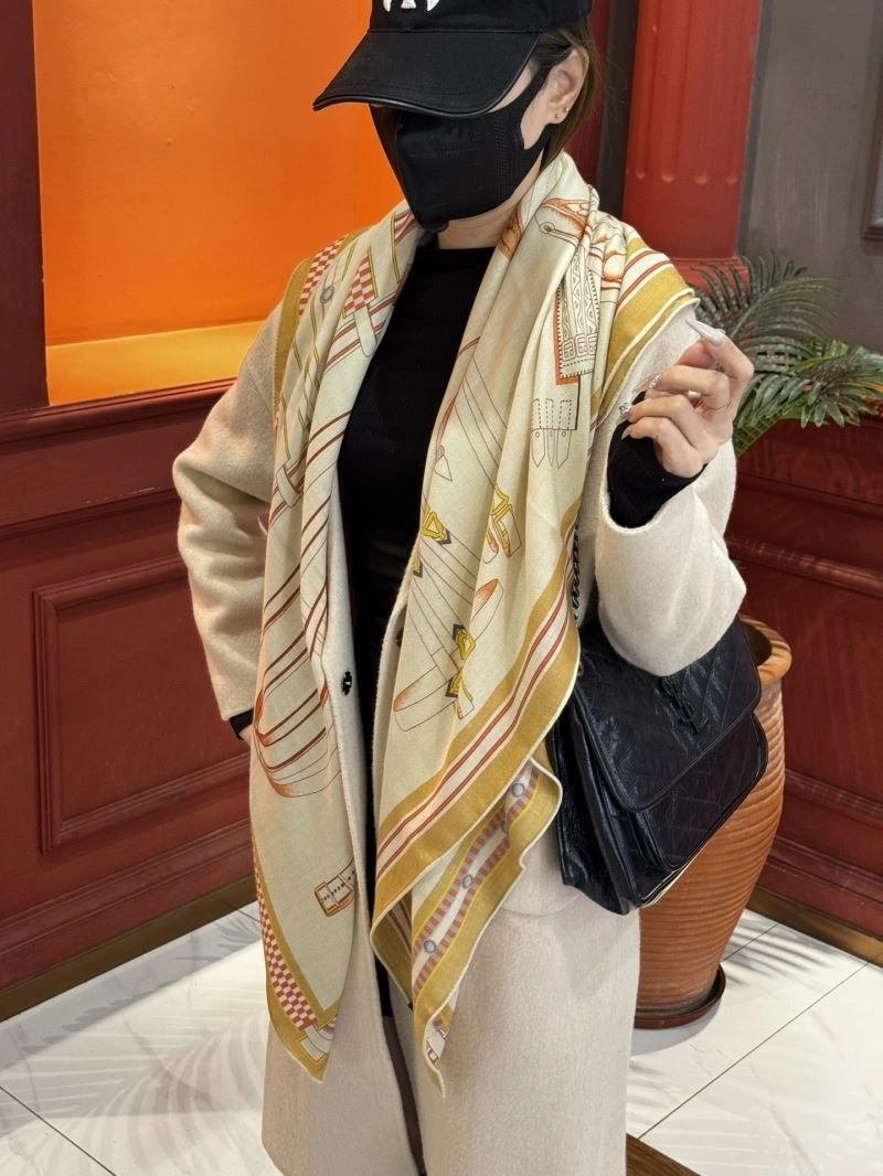 Top mirror Hermes Scarf