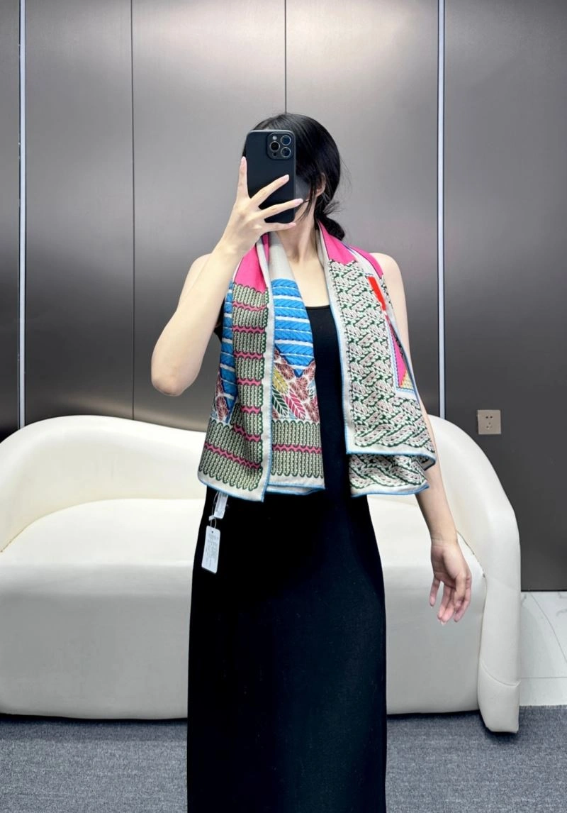 Value-priced Hermes Scarf