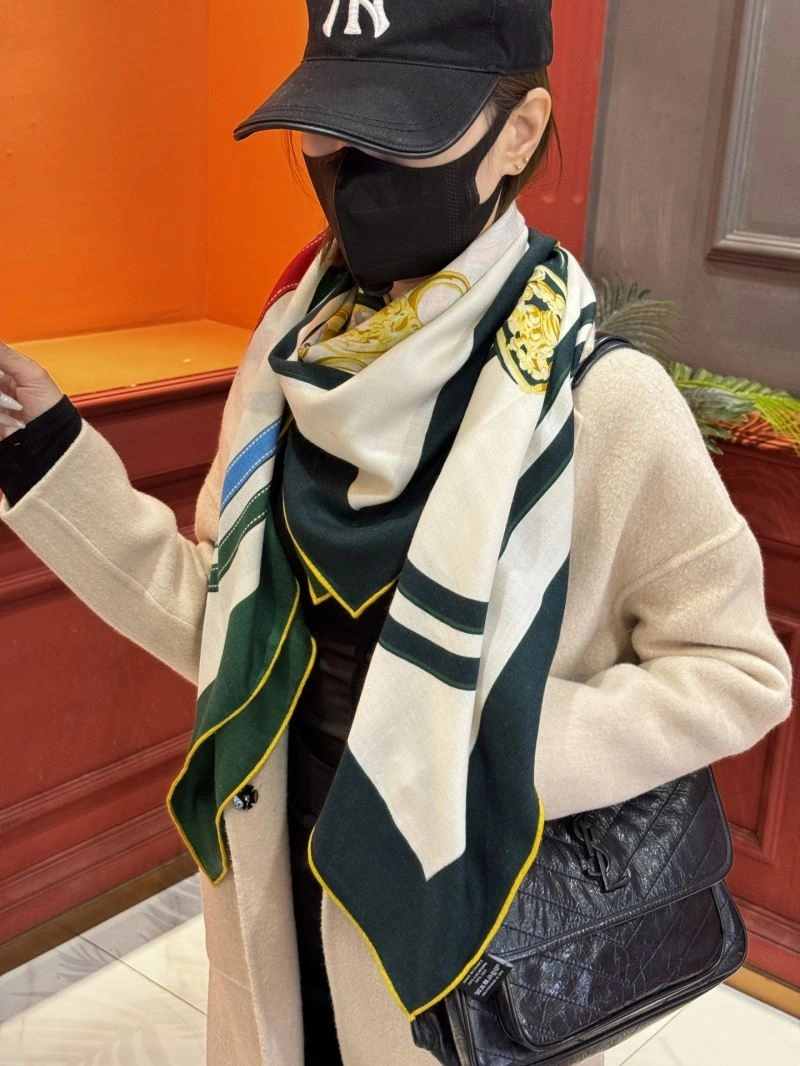 Accurate model Hermes Scarf