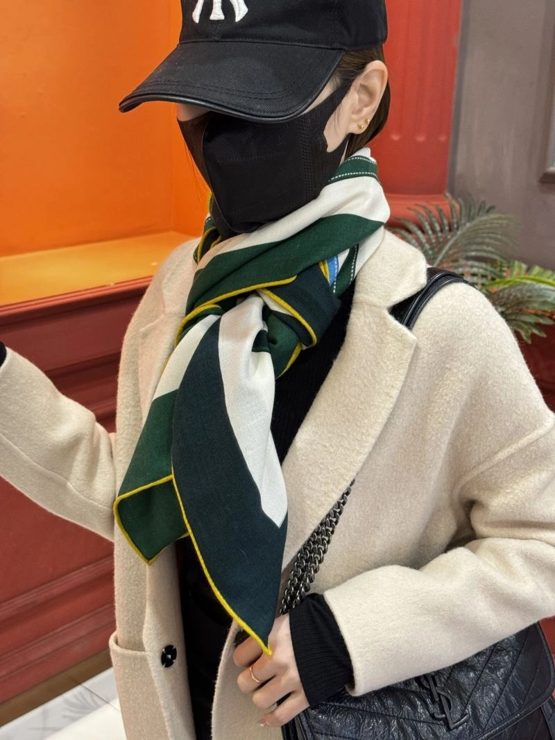 Accurate model Hermes Scarf