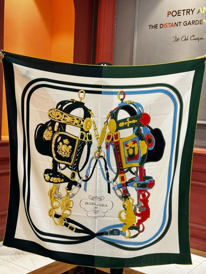 Accurate model Hermes Scarf