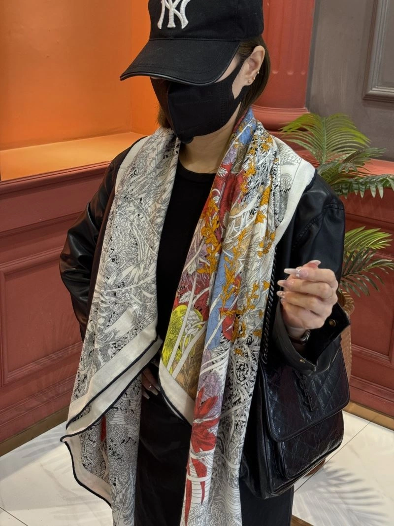Low-cost Hermes Scarf