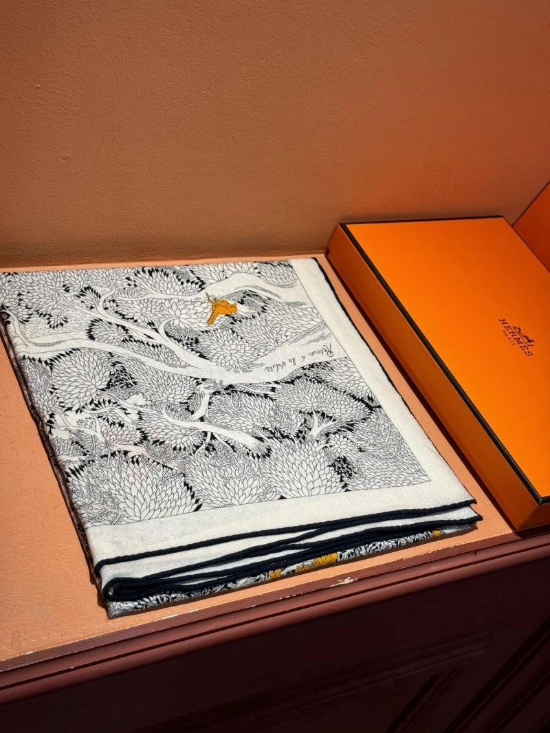 Low-cost Hermes Scarf