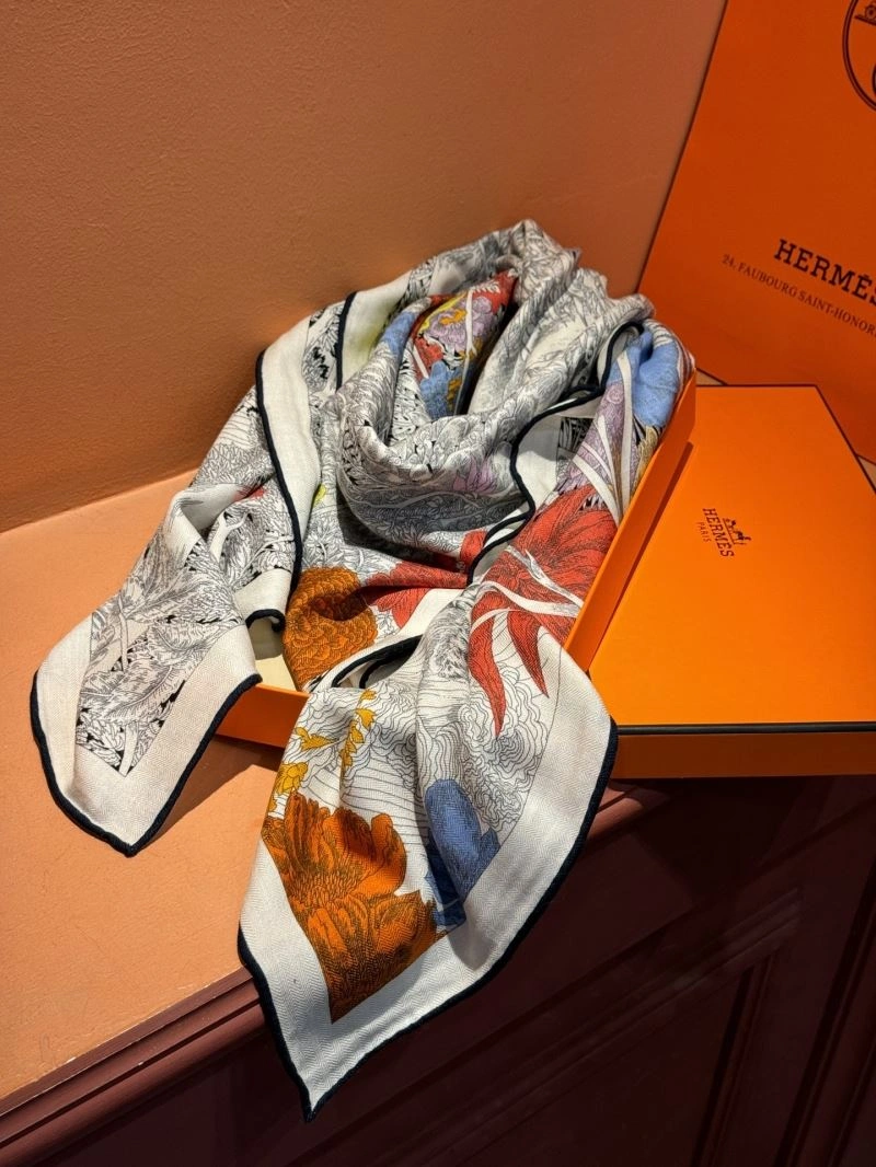 Low-cost Hermes Scarf