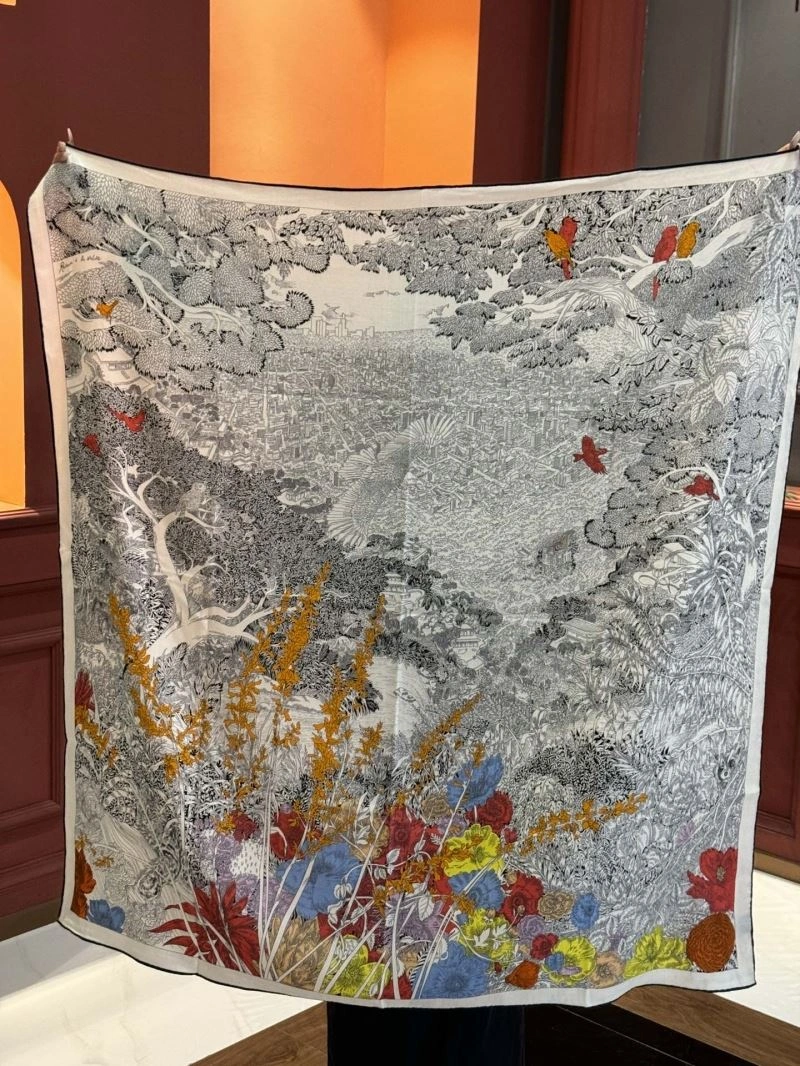 Low-cost Hermes Scarf