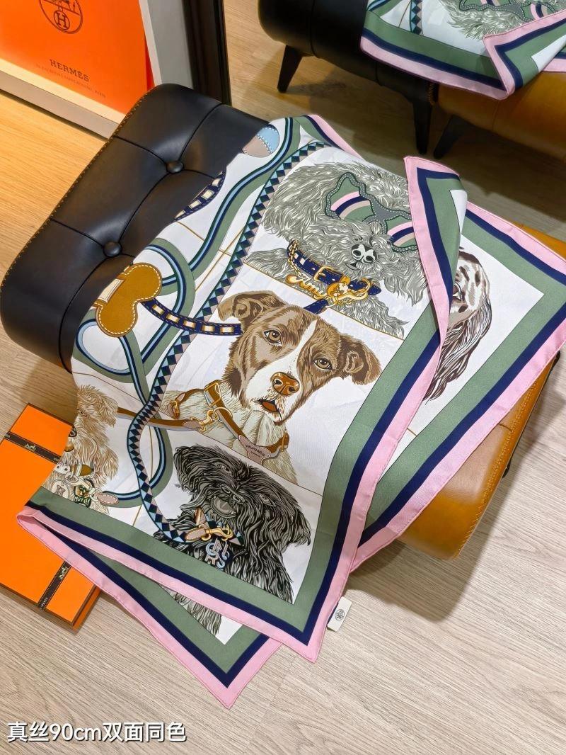 Low-cost Hermes Scarf