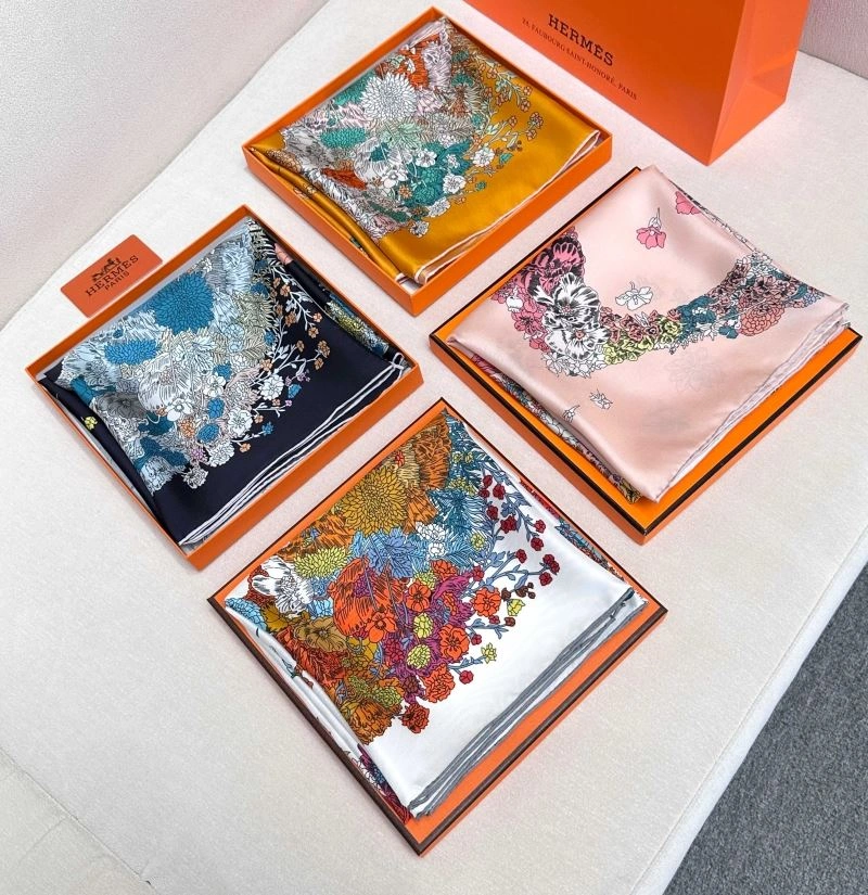 Indistinguishable Hermes Scarf