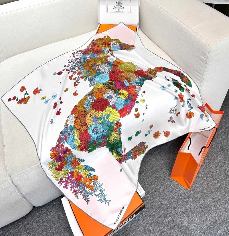 Indistinguishable Hermes Scarf