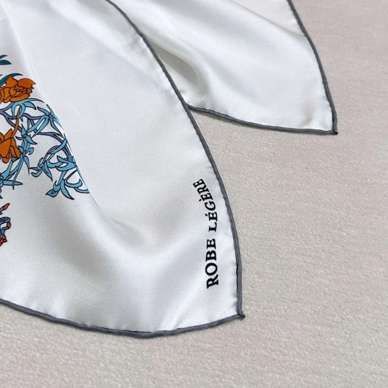 Indistinguishable Hermes Scarf