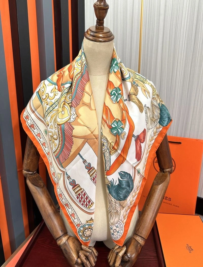 Indistinguishable Hermes Scarf