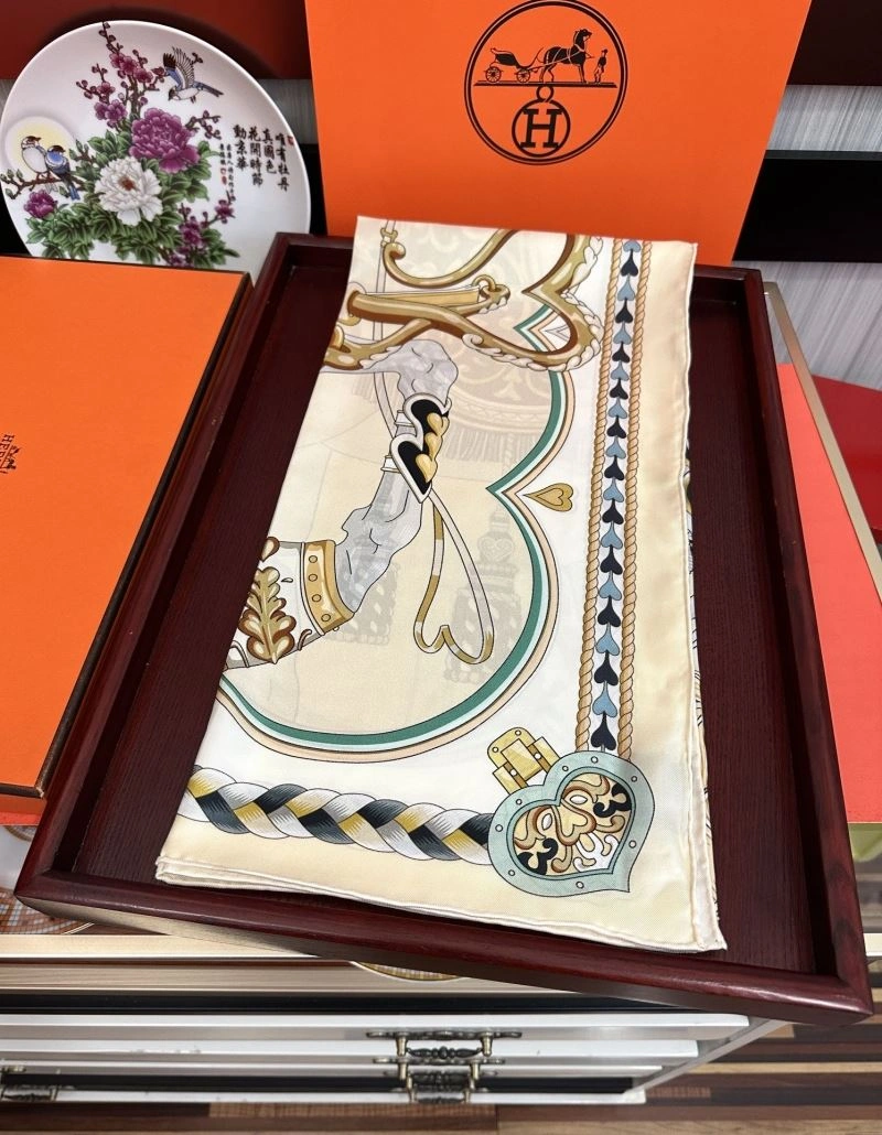 Accurate model Hermes Scarf