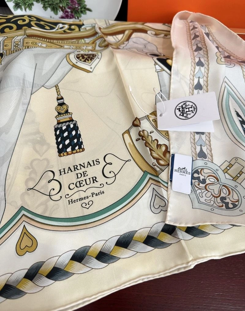Accurate model Hermes Scarf