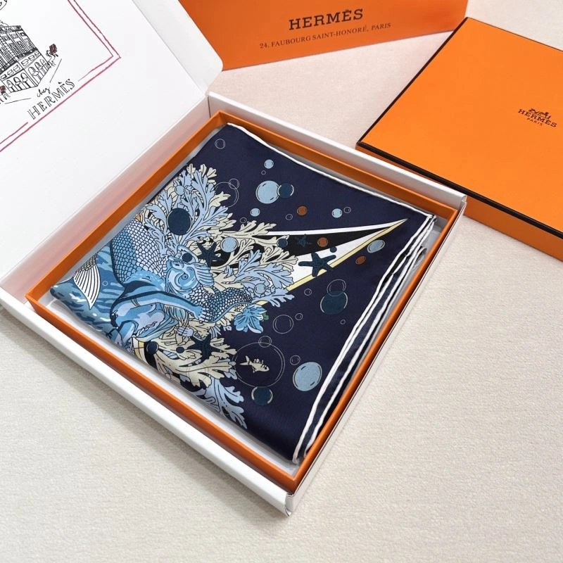 Indistinguishable Hermes Scarf
